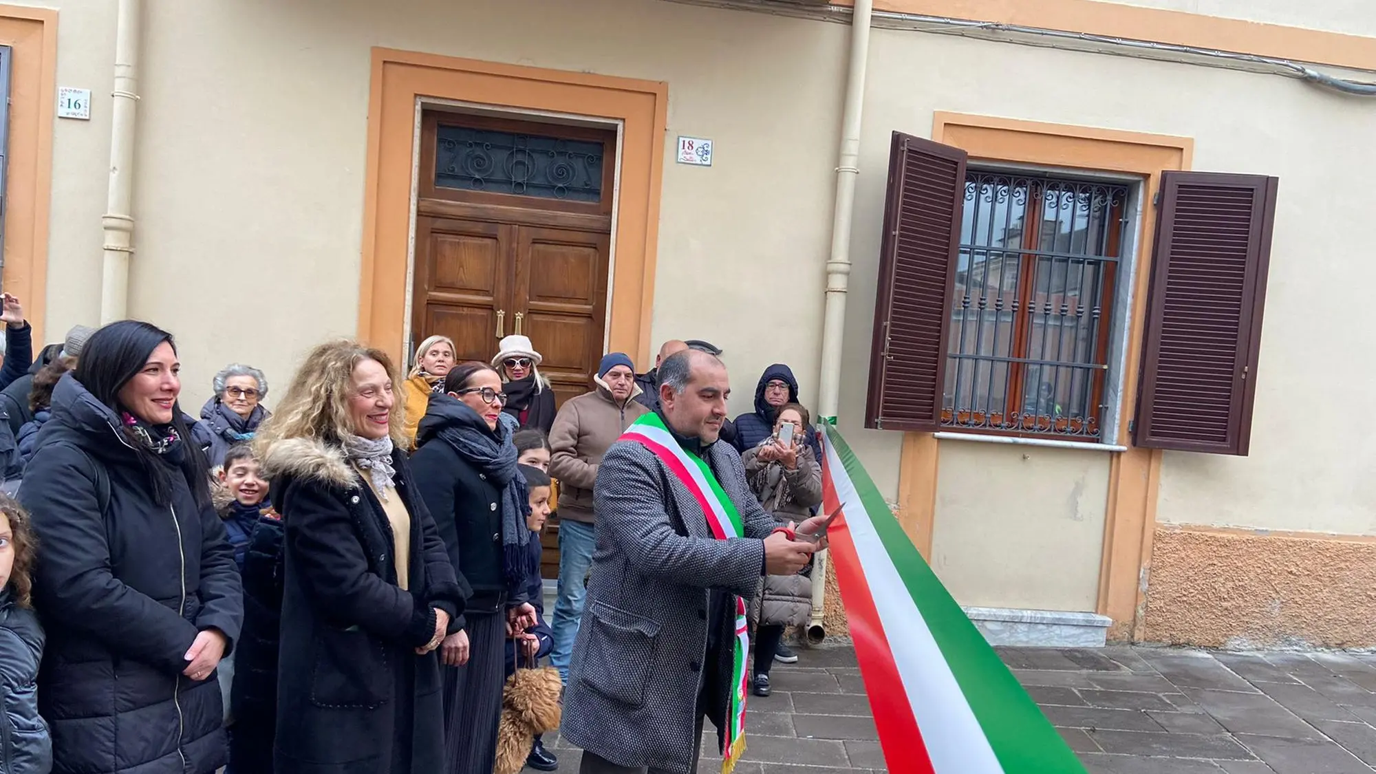 Ploaghe, inaugurata la nuova piazza Valverde - L'Unione Sarda.it