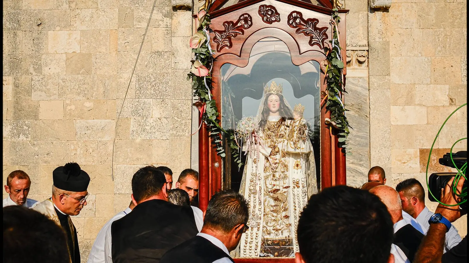 Die Feierlichkeiten zu Santa Maria di Uta, dem „Kleinen Lourdes ...