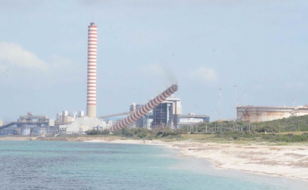 Fiume Santo, addio alla ciminiera alta 150 metri - L'Unione Sarda.it