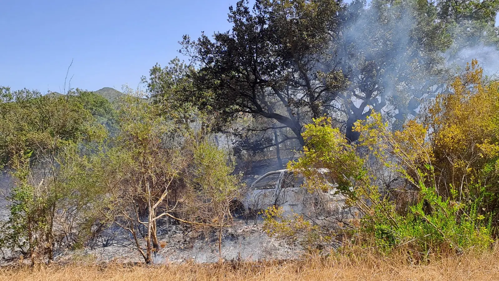 Carbonia, car on fire in Barbusi: it is the fourth in two months - L ...