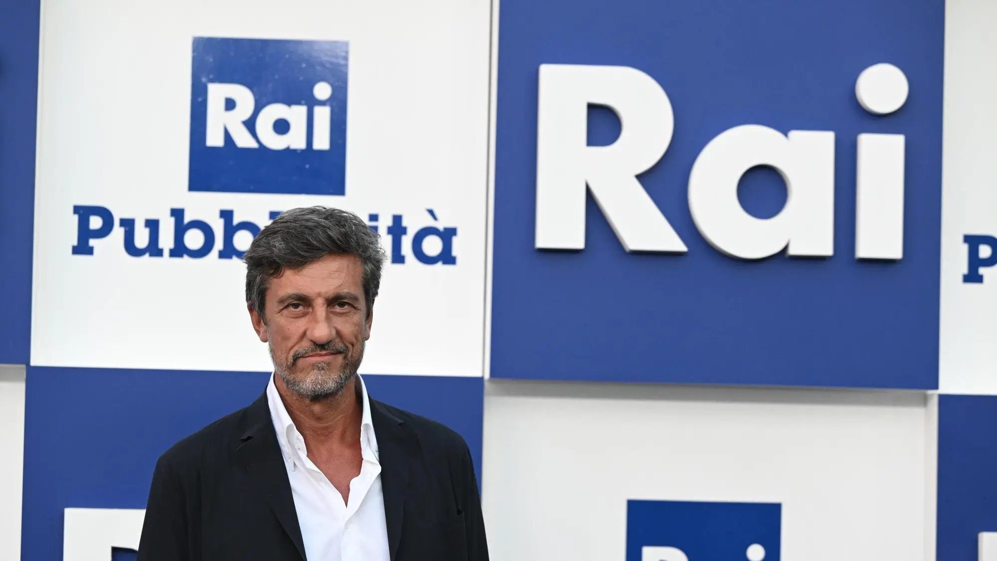 «Our party»: the words of Rai director Corsini at the FdI party are a ...