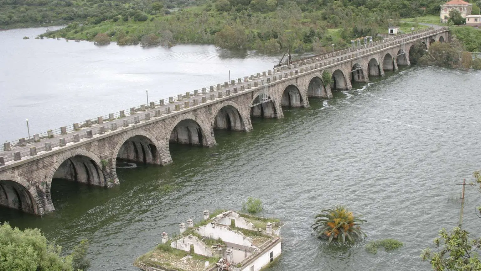 Tirso, stop water in the sea: the "countryside saving" system comes ...