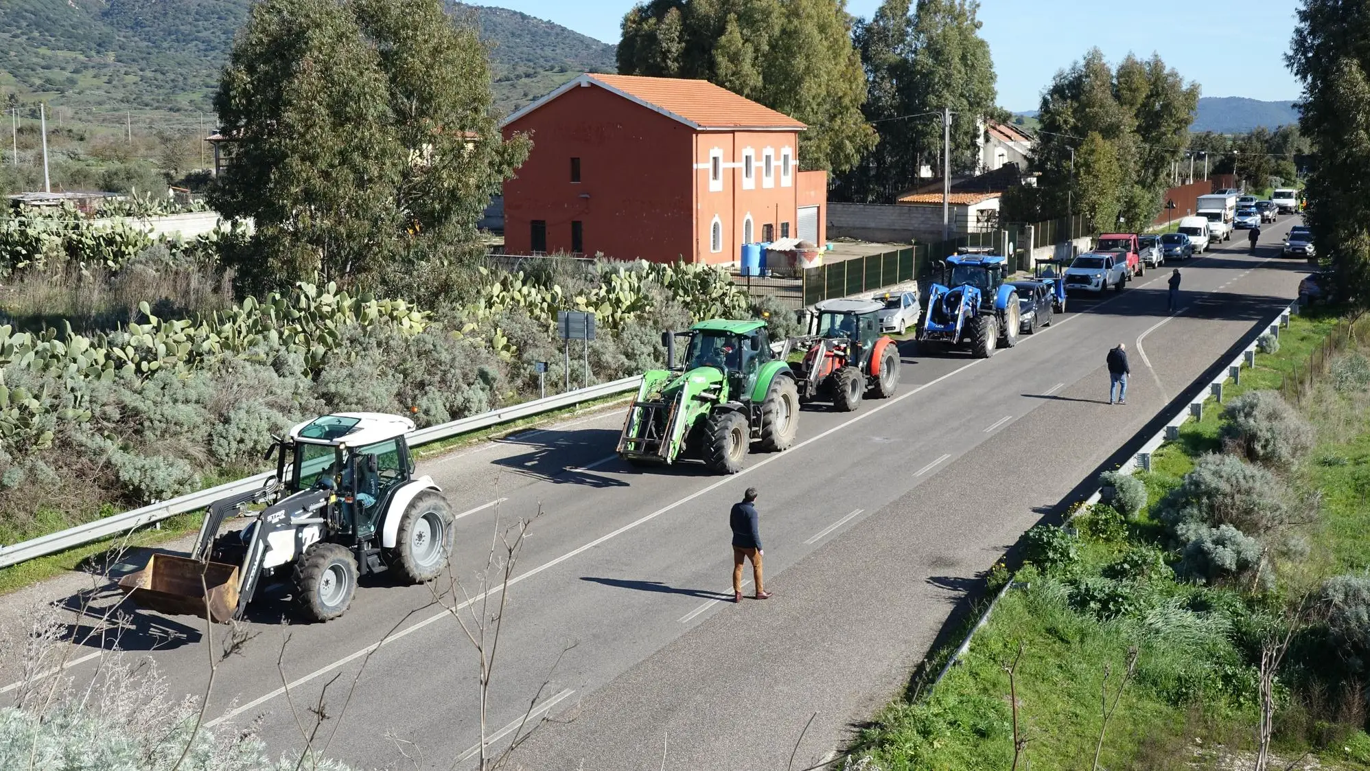 Tractor protest, after three hours the march in the Nuoro area ends