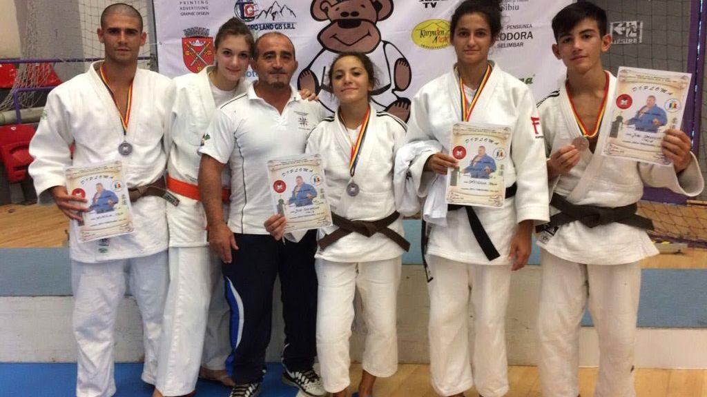 Judo, quattro medaglie per la Sardegna in Romania - L'Unione Sarda.it