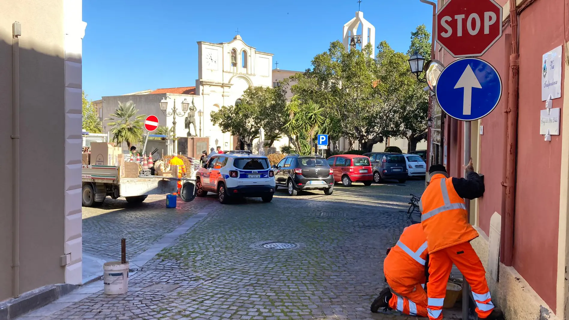 Sarroch: partiti i lavori per rendere più sicure le strade cittadine ...