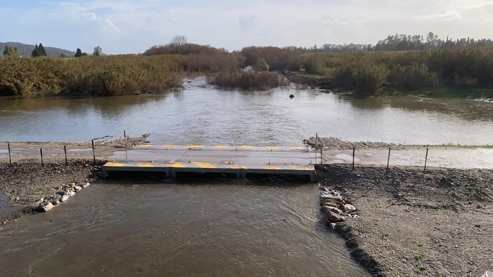 Warnung wegen der Flutwelle des Flusses Flumendosa: Es besteht die ...