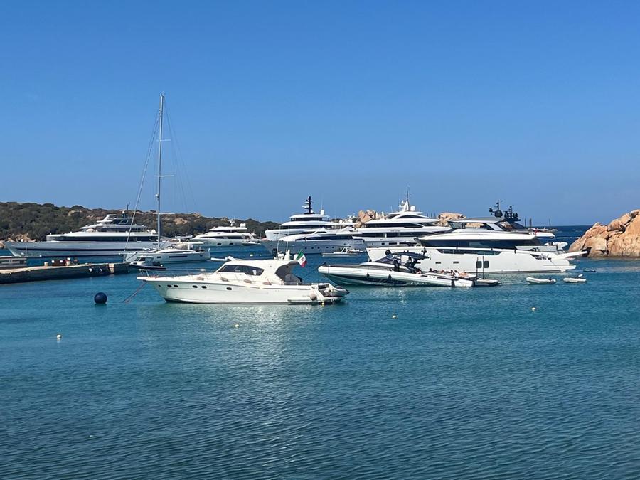 La Maddalena's Spalmatore Bay struggles with overwhelming boat traffic ...