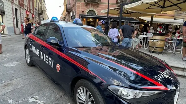 Olbia, tenta di rapinare una donna armato di coltello: arrestato - L ... Olbia, tenta di rapinare una donna armato di coltello: arrestato - L ...