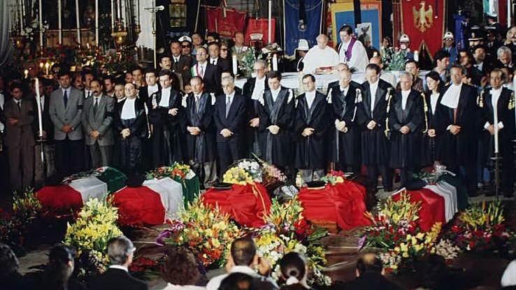 #AccaddeOggi: 25 maggio 1992, i funerali di Giovanni Falcone - L'Unione ...