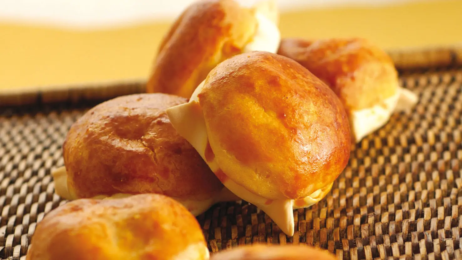 Pardulas, la ricetta tipica dei dolci sardi con ricotta e zafferano