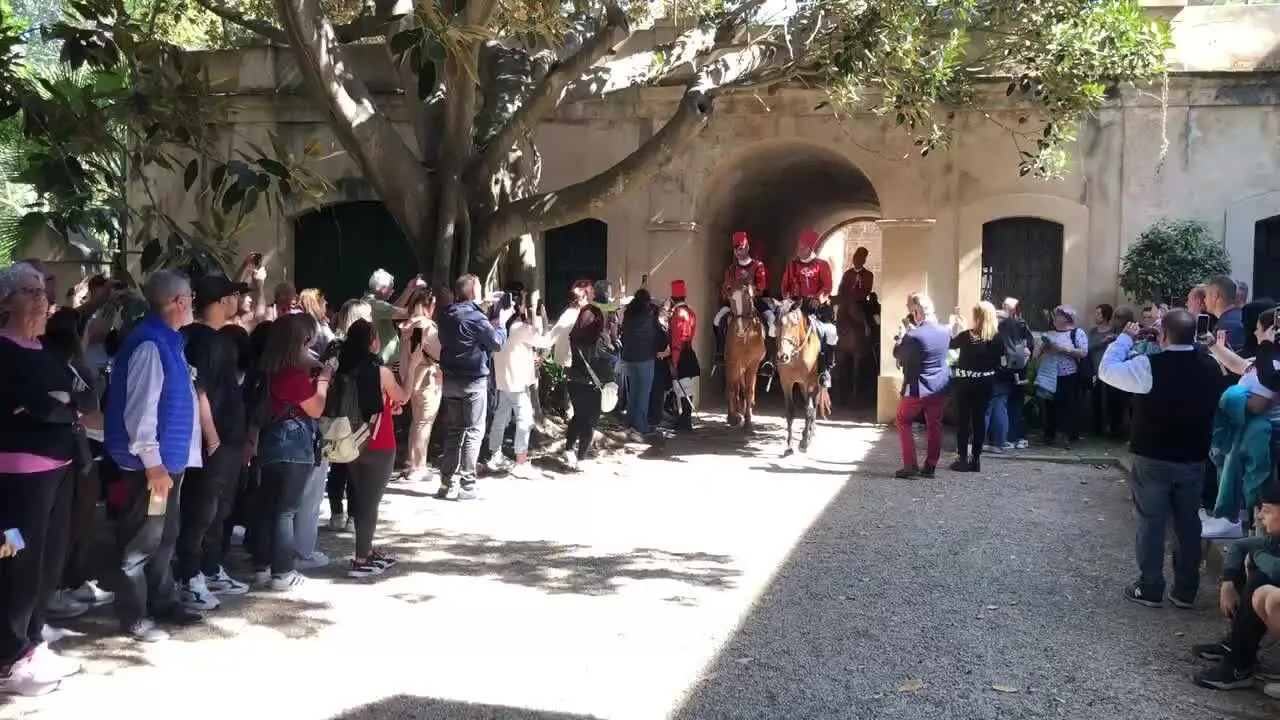 L’arrivo di Sant’Efisio a Villa d’Orri accolto da un bagno di folla - L ...