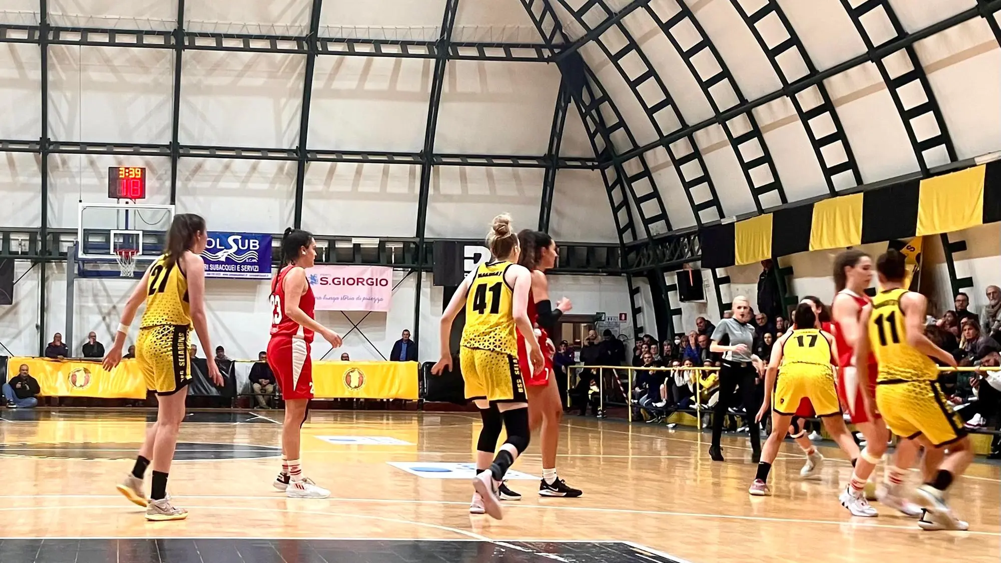 Basket A2 femminile, una delle tre sorelle Makurat lascia la Sardegna: rescissione consensuale ...