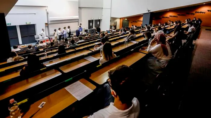 ChatGPT passa il test di medicina: l’Università di Cagliari “promuove ... ChatGPT passa il test di medicina: l’Università di Cagliari “promuove ...