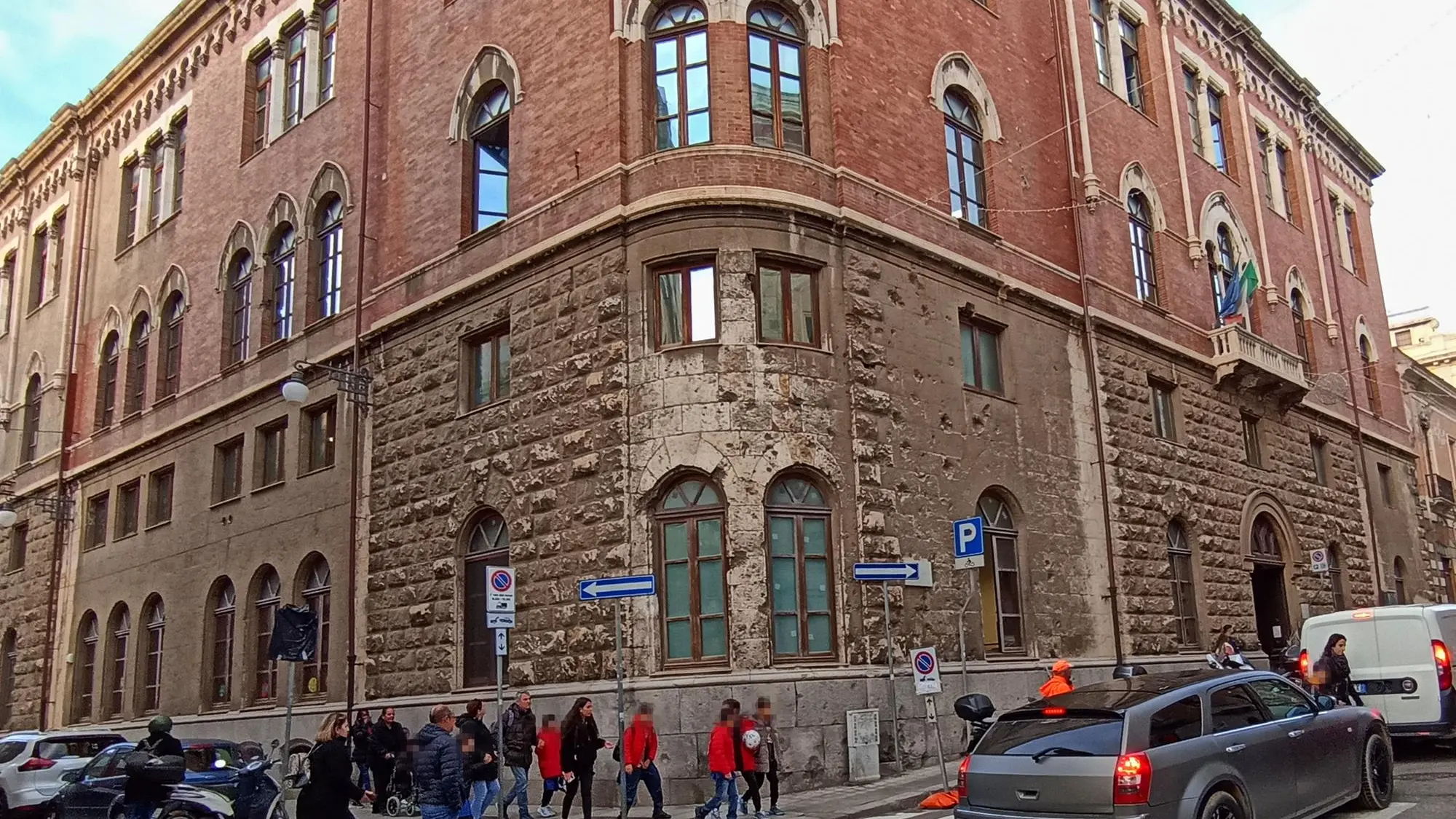 Cagliari, incarico revocato: alla scuola “Satta” sono tutti col maestro ...