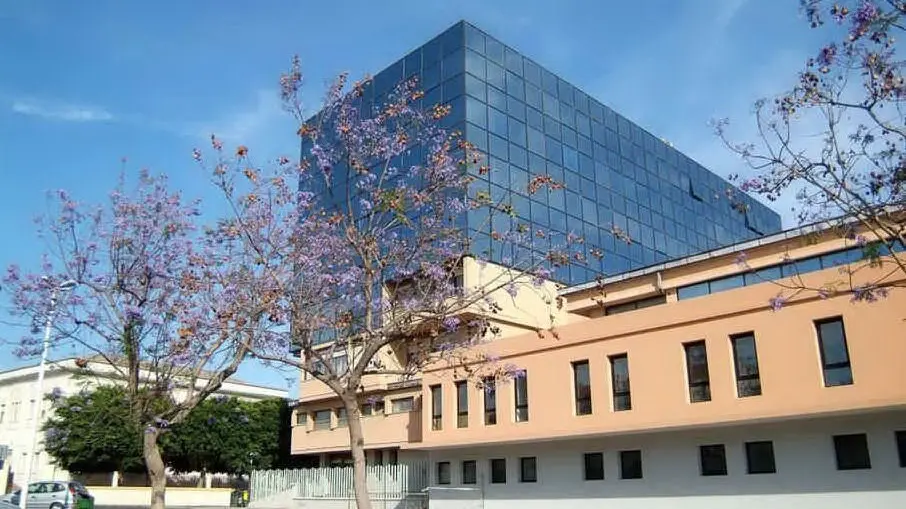 "La chiesa è mia madre", don Antonio Porcu presenta il suo libro - L ...