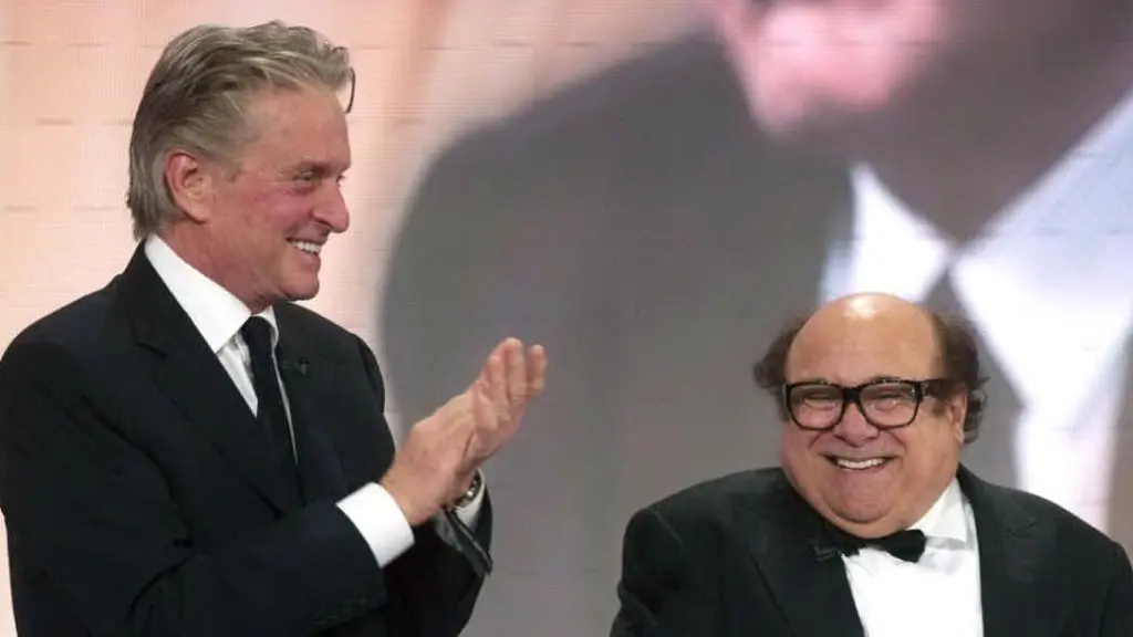 Danny DeVito: "Sul set ho salvato la vita a Michael Douglas" - L'Unione ...