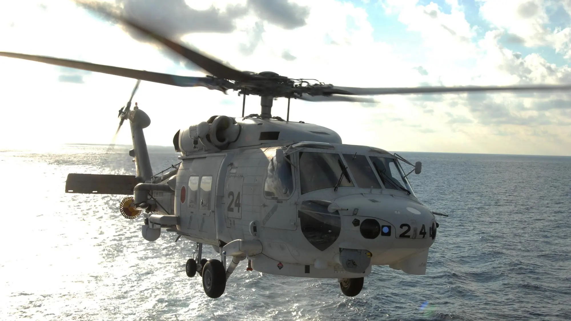 Mid-air collision between military helicopters, one dead and 7 injured