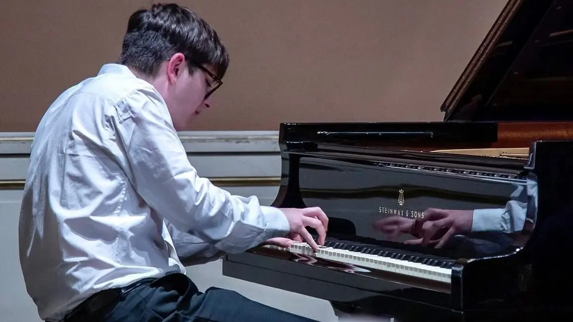 Il talentuoso pianista ventenne Martinelli in concerto al Conservatorio ...