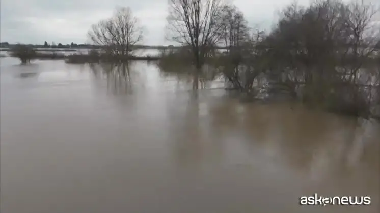 Le inondazioni nel Regno Unito dopo il passaggio della tempesta Henk - L'Unione Sarda.it