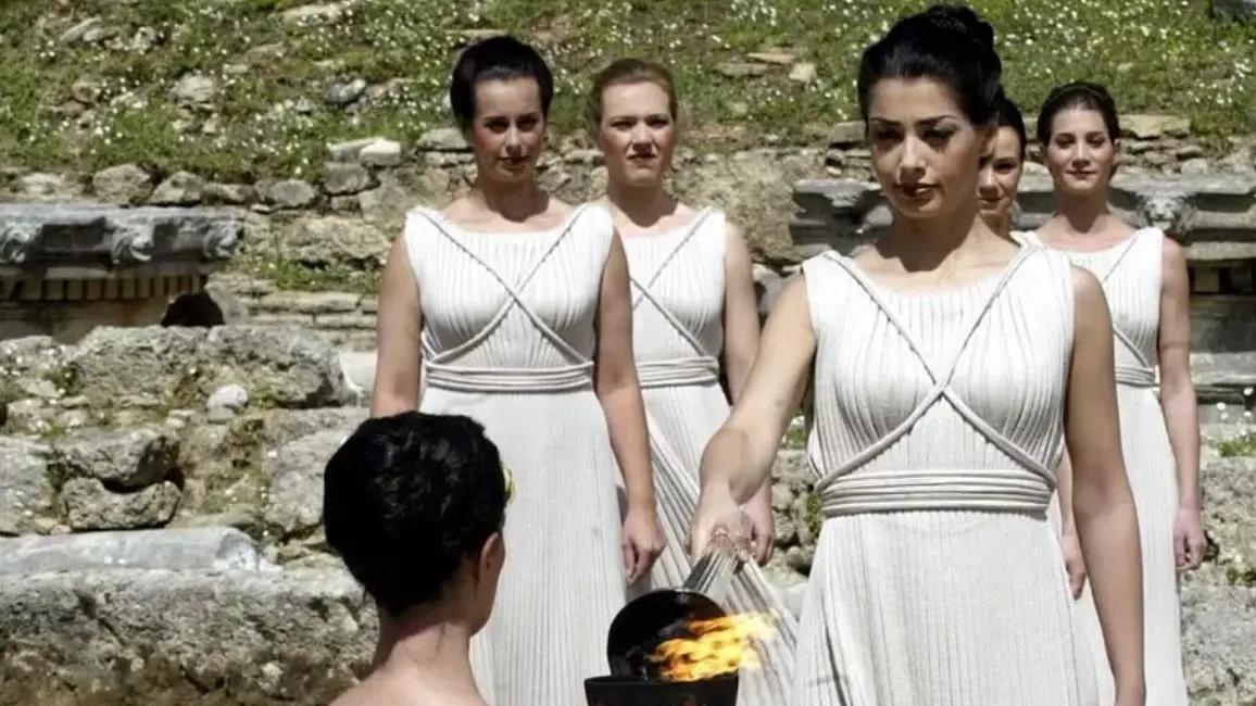 Milan-Cortina 2026, the torch of the Winter Olympics is lit: the ...