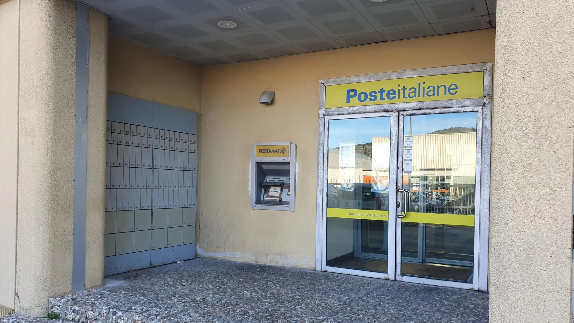 Macomer, gravi disservizi all'ufficio postale: dura reazione del ...