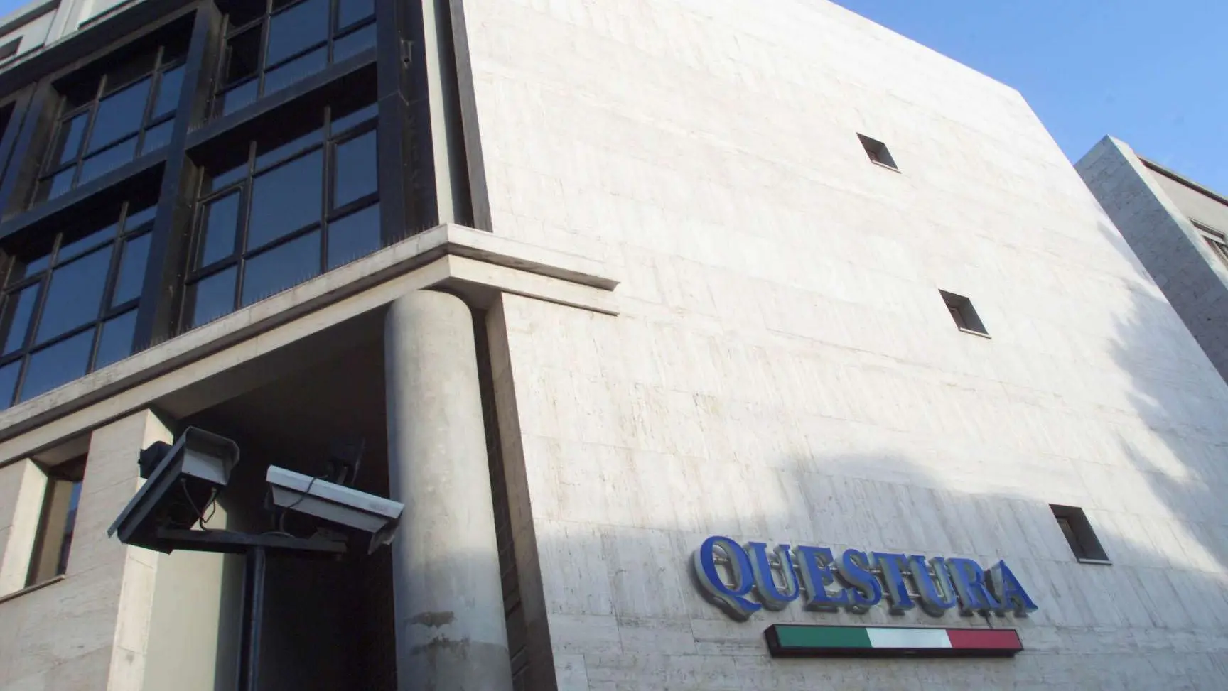 Cagliari, two young men attacked in front of their girlfriends in via ...