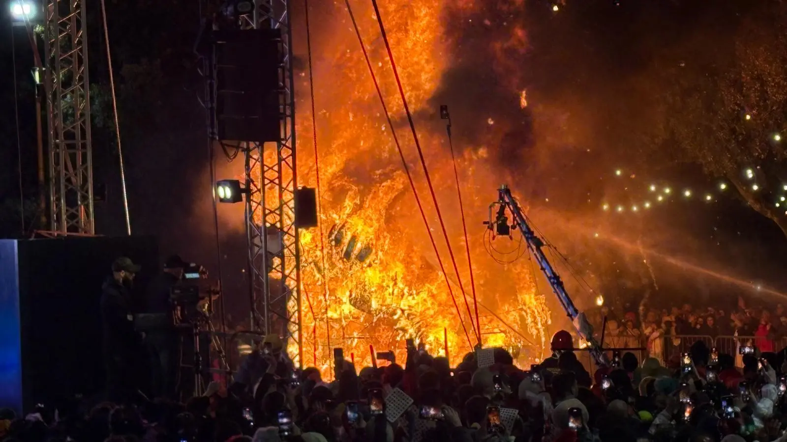 Re Giorgio al rogo, Lu Carrasciali 2025 chiude i battenti - L'Unione ...