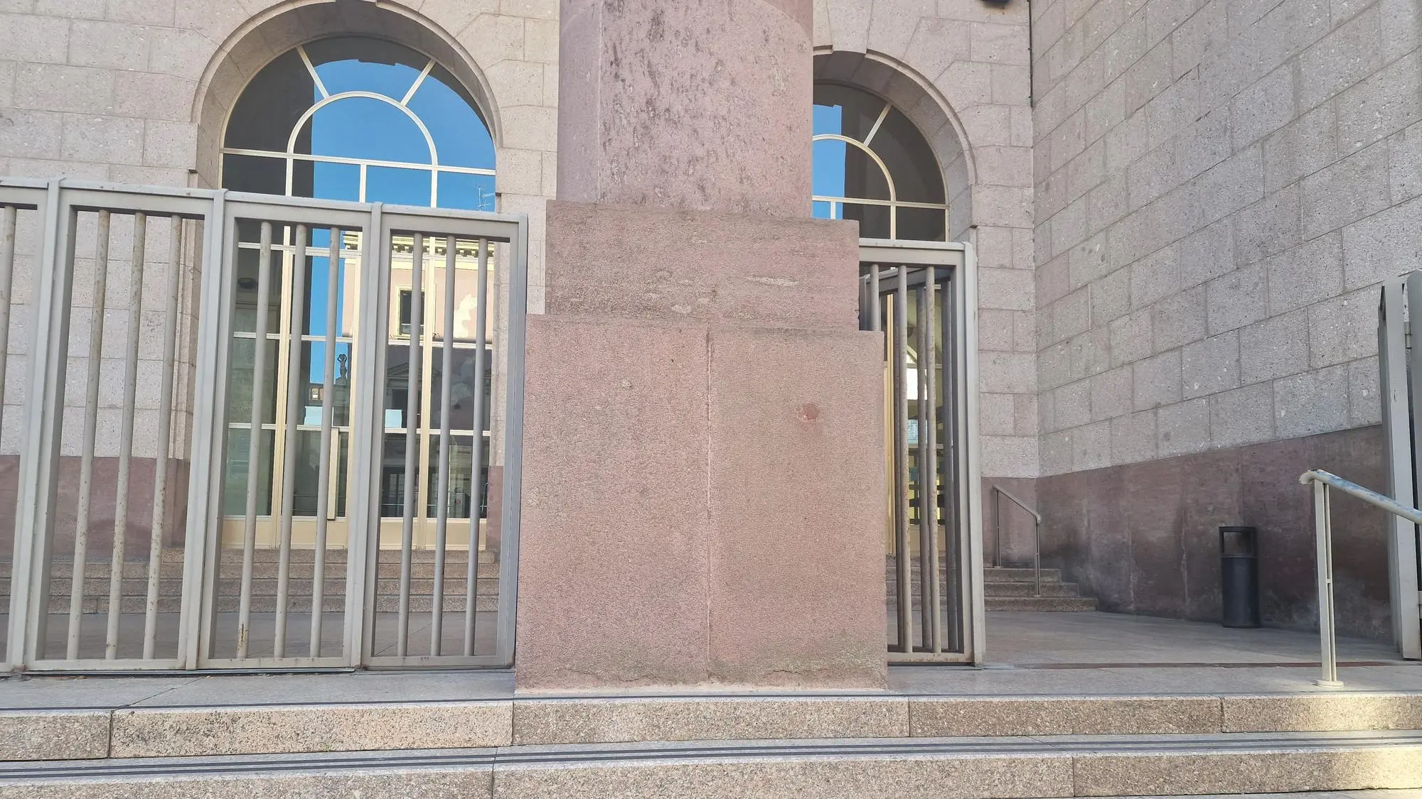 Sassari, medicines for human use in an animal clinic: pharmacists acquitted
