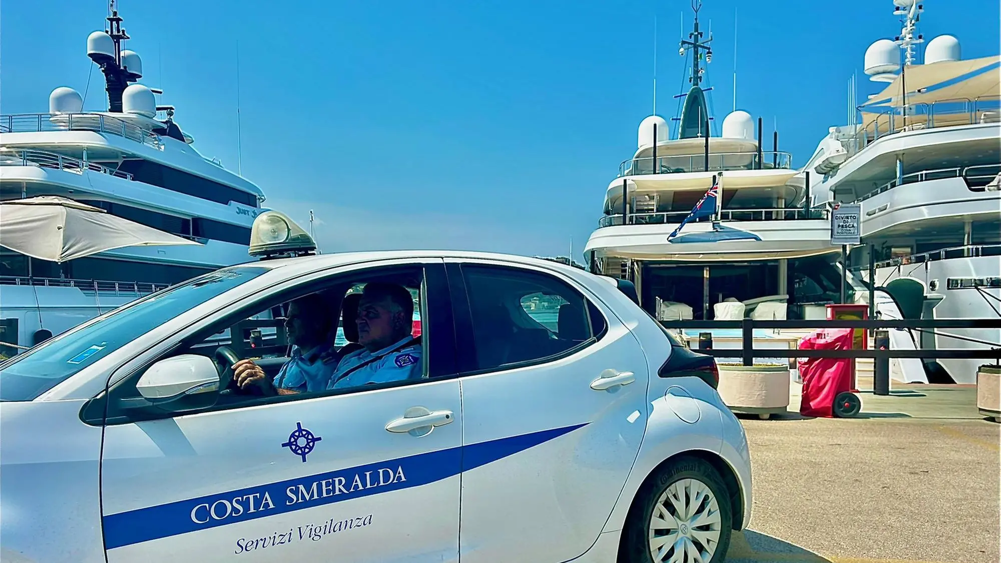 Arrestati dopo aver rubato un orologio a Porto Cervo: si indaga su ...