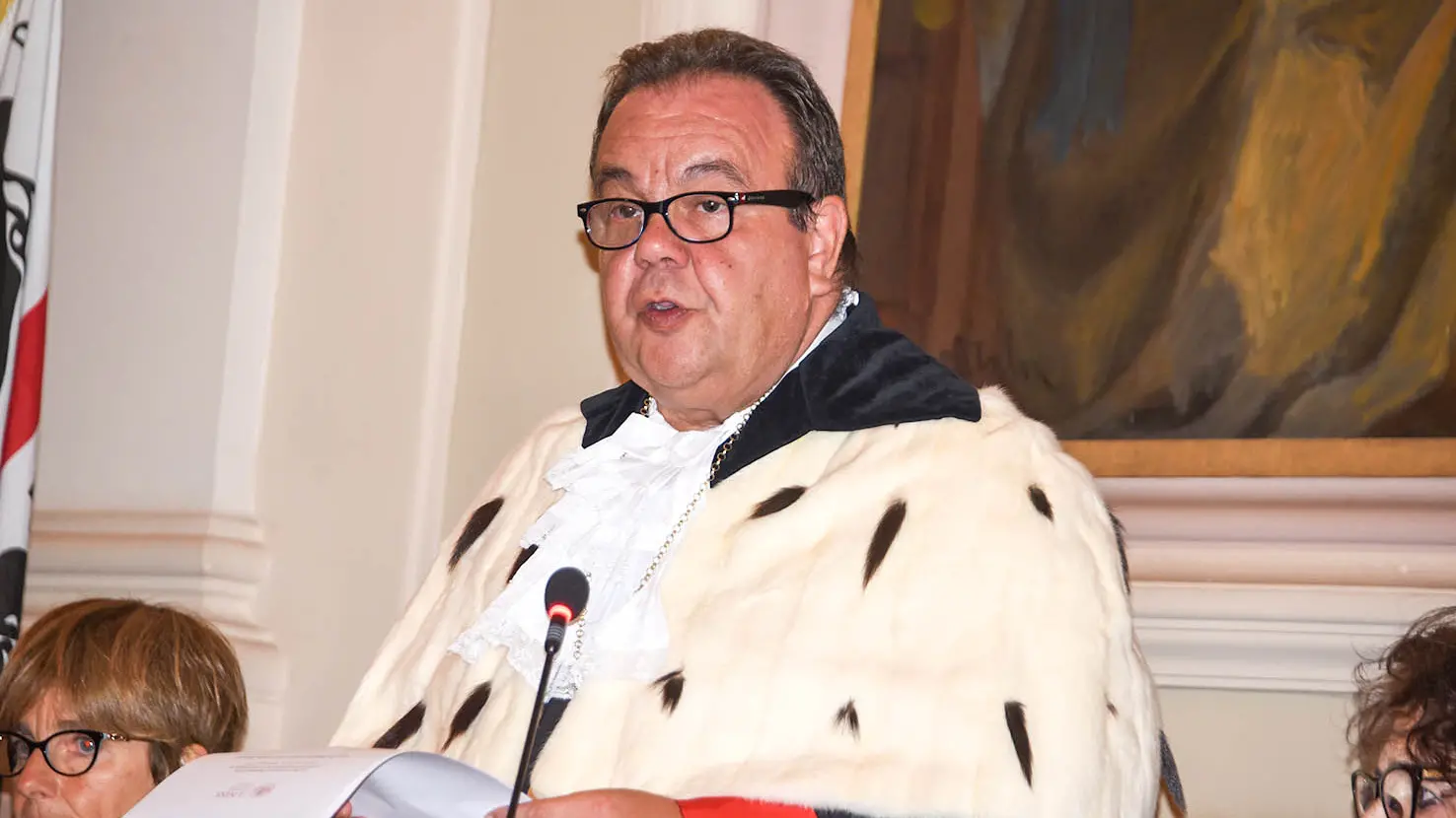 Mafia shadows over Sardinia, the dangerous relationships of the Rector ...