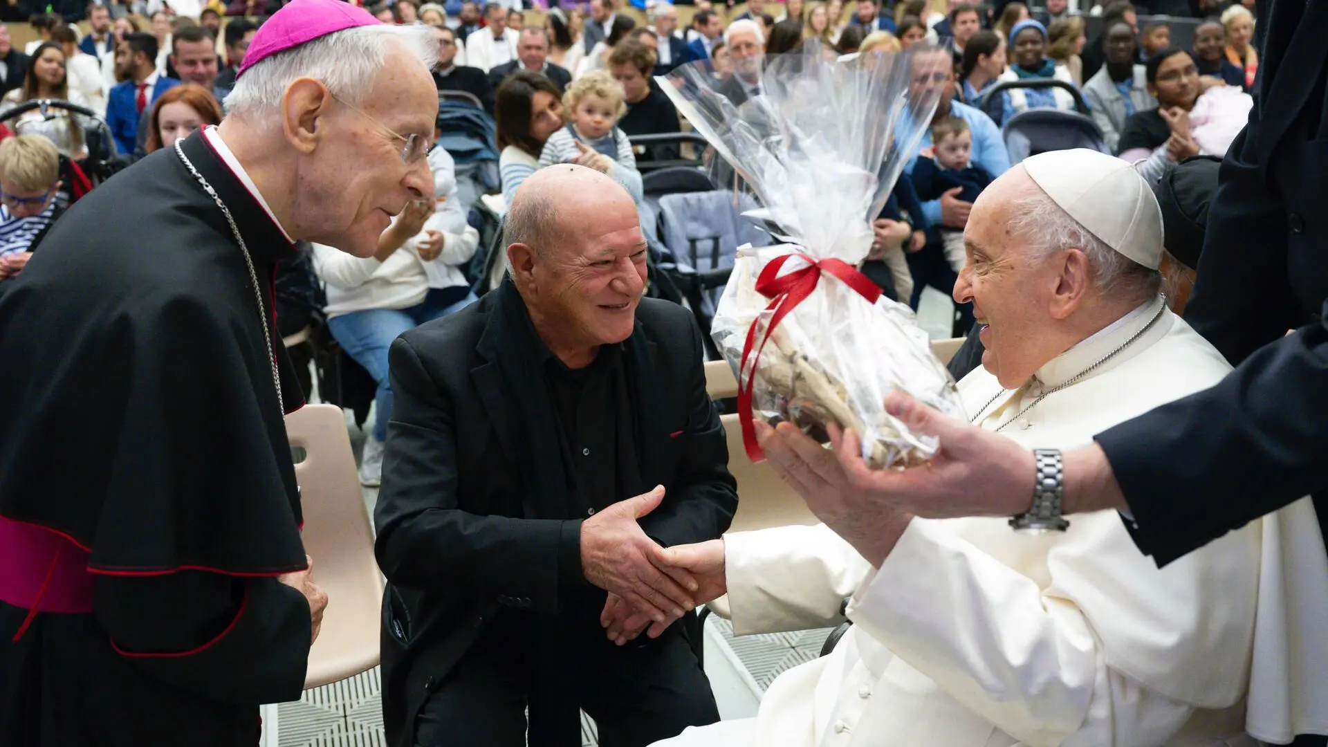 Cabras, lo storico coro polifonico del paese ha incontrato Papa Francesco