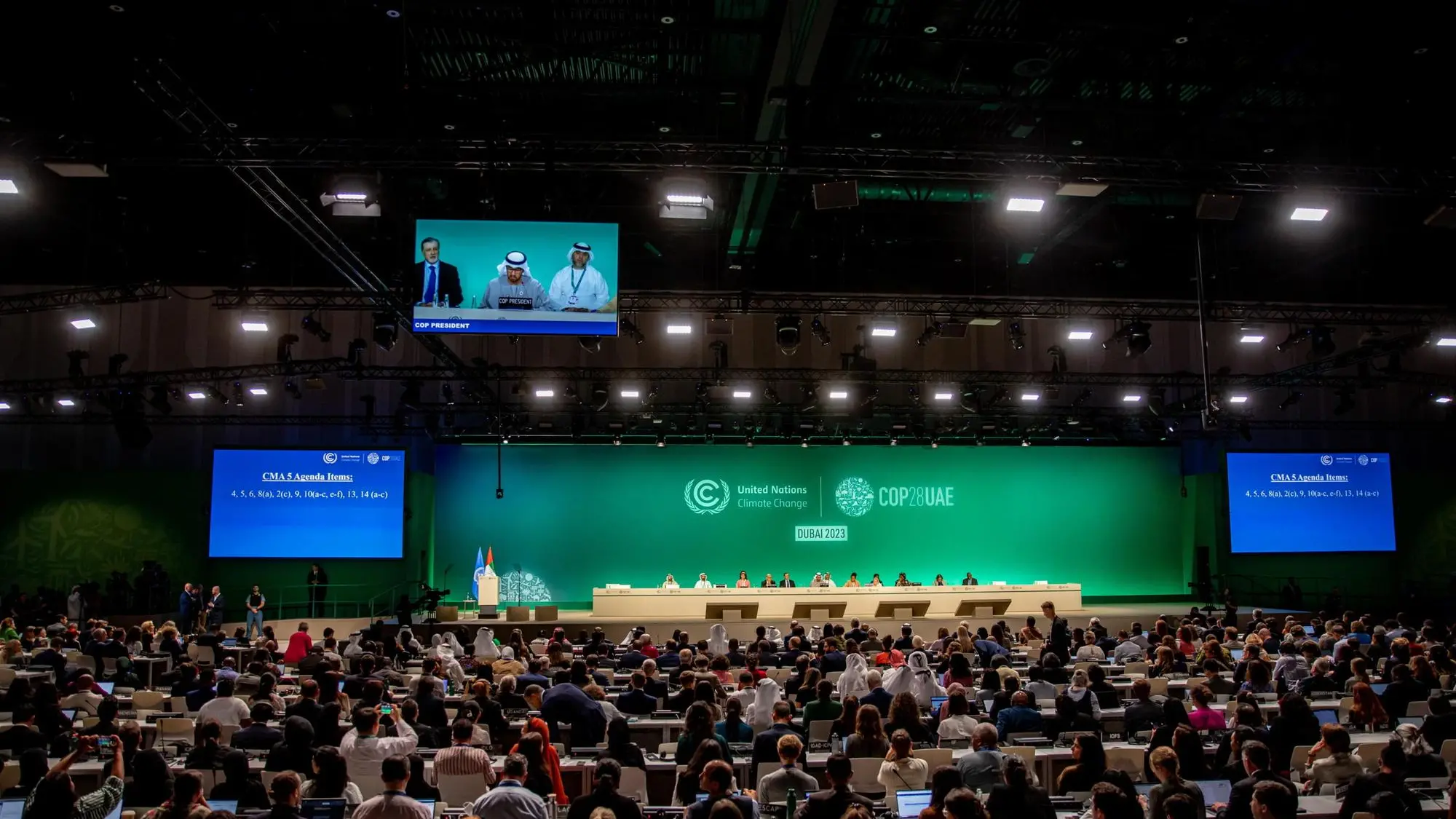 COP28, historic agreement approved: «Zero emissions in 2050»