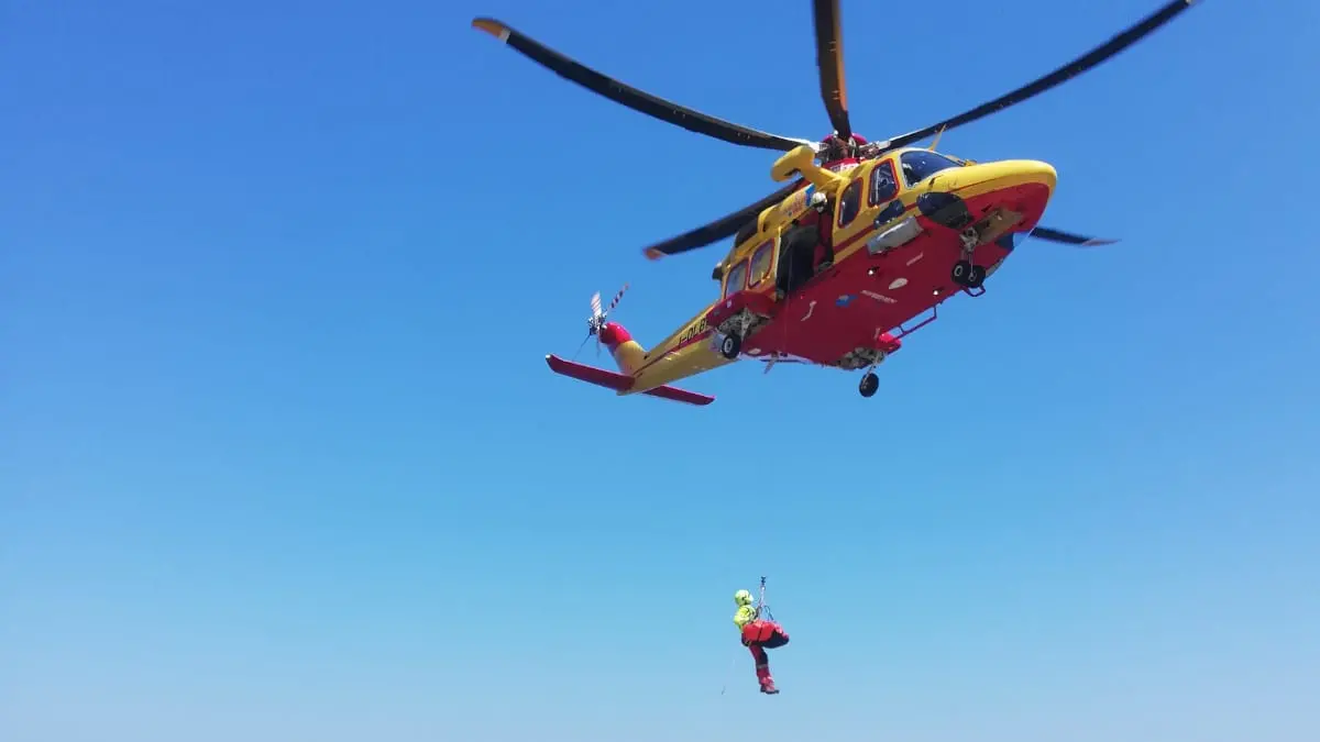 Gulf of Orosei: two Areus helicopters in flight to rescue hikers in ...