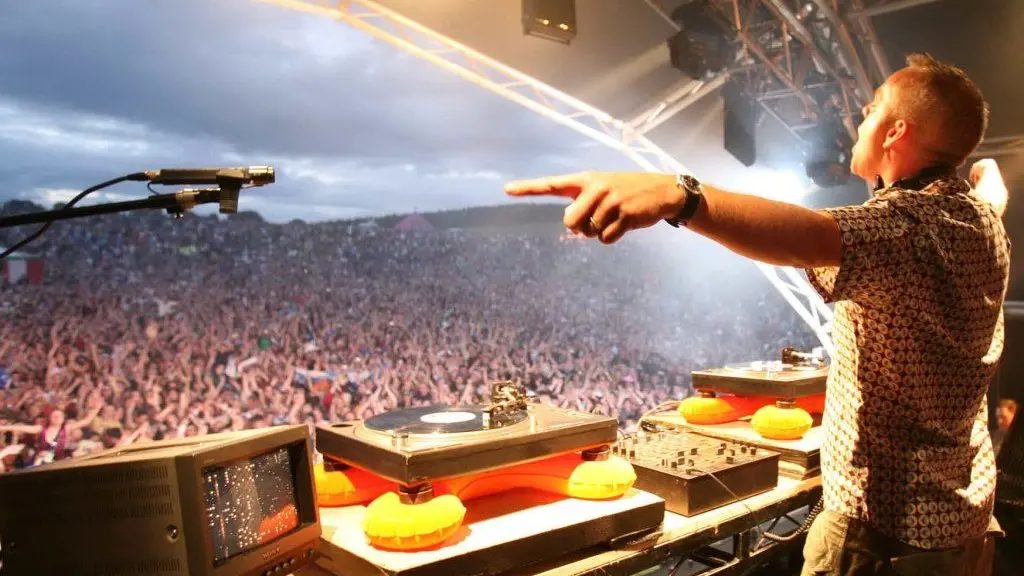 Al Poetto torna "Radiolina Showcase": alla consolle Fatboy Slim - L ...