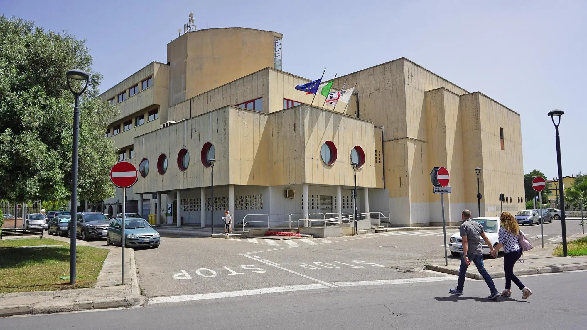 «Assemini, pratiche comunali in ritardo»