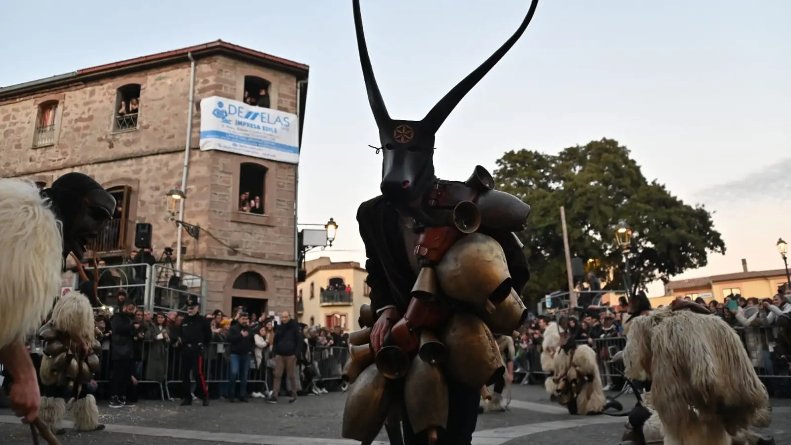 Samugheo, "A Maimone" bewitches 25 thousand people: record edition - L ...