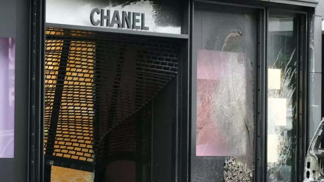 The Chanel boutique on the Champs-Elysées was burgled in Paris - L ...