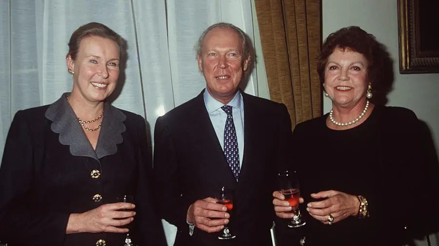 Thousands of diamonds and pearls, the Savoy family want the Crown ...