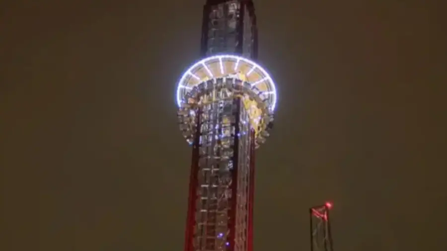 Horror at the carnival: thrown out of the carousel, he dies 14 years ...
