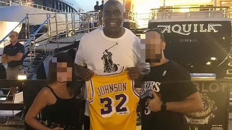 Magic Johnson si gode le vacanze a Porto Cervo - L'Unione Sarda.it