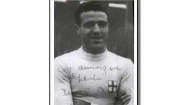 Renato Raccis was born a hundred years ago, the first Sardinian striker ...