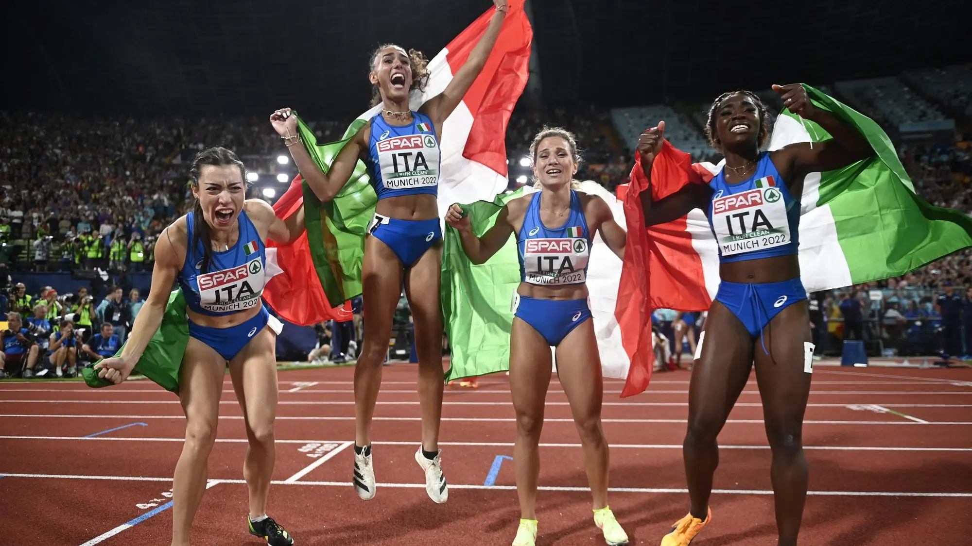 Monaco, Italy is bronze in the 4x100 women relay