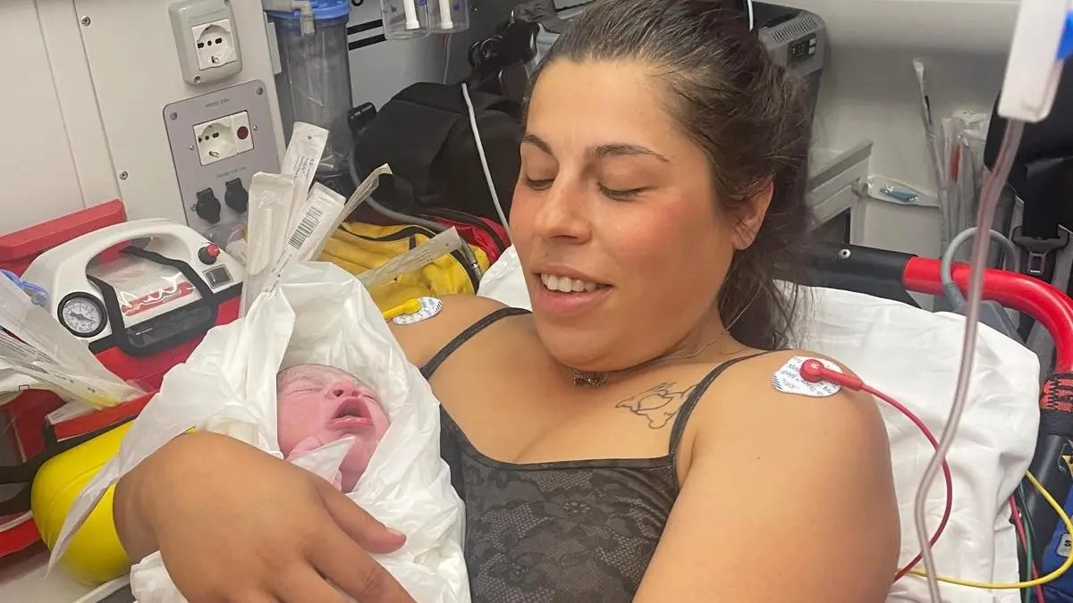 Giulia born in an ambulance: "Thanks to the angels who saved mother and ...