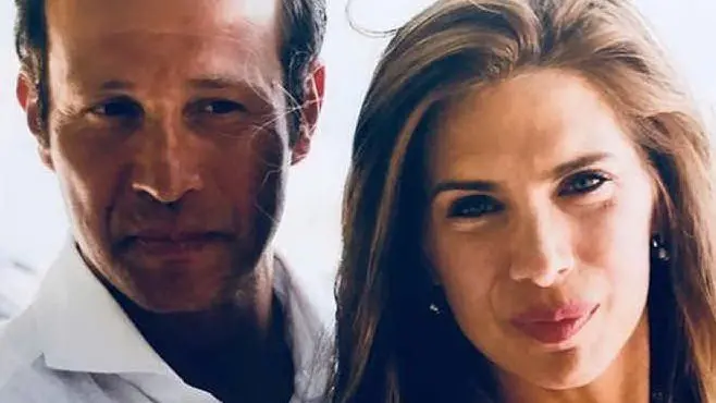 Relax in barca a Capri per la conduttrice Veronica Maya e il marito - L ...