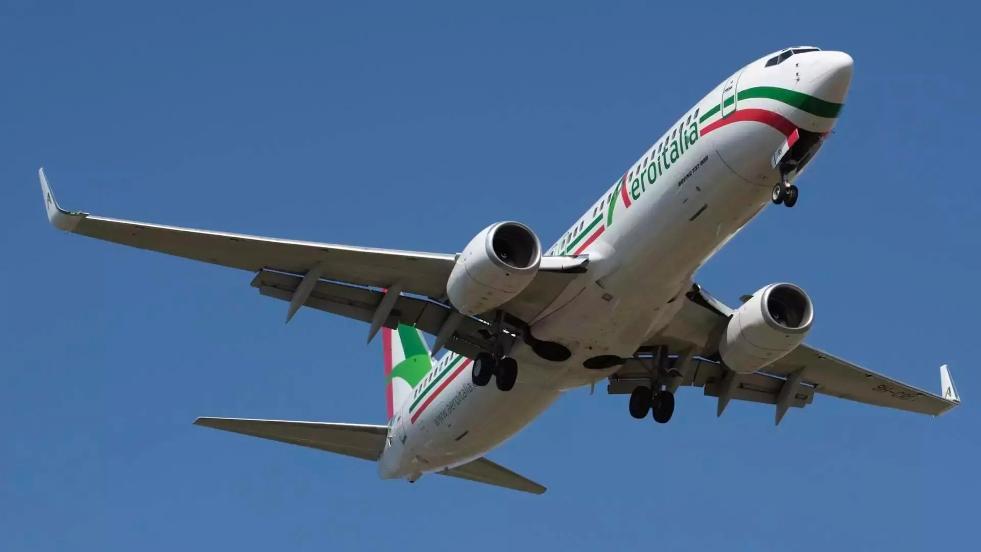 Anomalia tecnica dopo il decollo: volo Cagliari-Roma costretto a ...