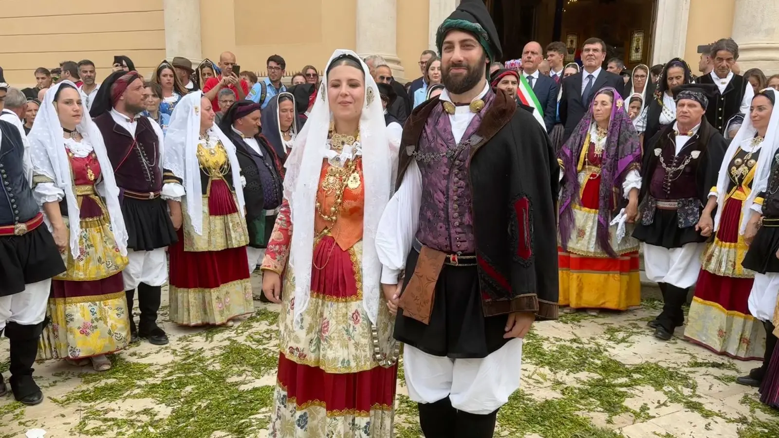 The yes in chains of Fiorella and Davide, married with the ancient ...