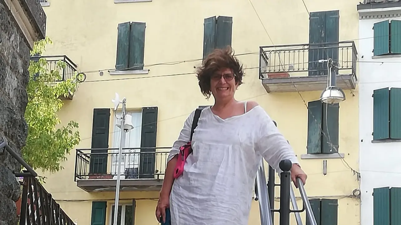 “Certezze”, frammenti di vita dalla penna di Donatella Manzuoli - L ...