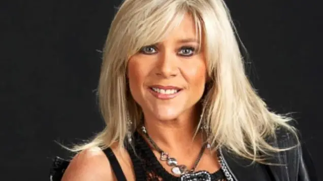 Samantha Fox, la star degli anni ‘80, arrestata su un volo Londra ...