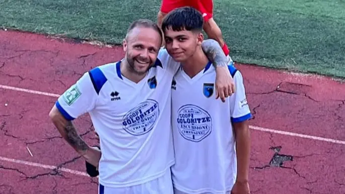 Marco e Mattia Nieddu, padre e figlio in campo insieme con la Baunese