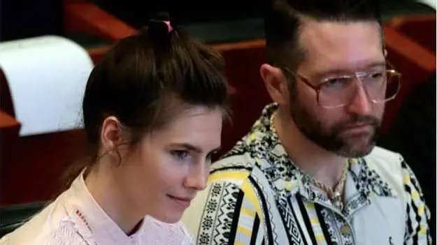 Amanda Knox e la colletta per le nozze: "Ma è già sposata" - L'Unione ...